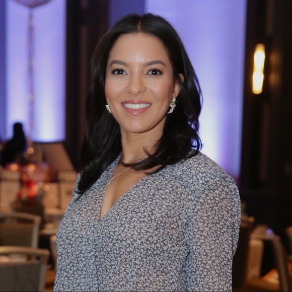 Bea's Closet (@beach0118) | Poshmark